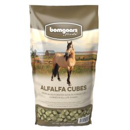 Bomgaars : Bomgaars Feeds Alfalfa Forage Cubes : Alfalfa Cubes